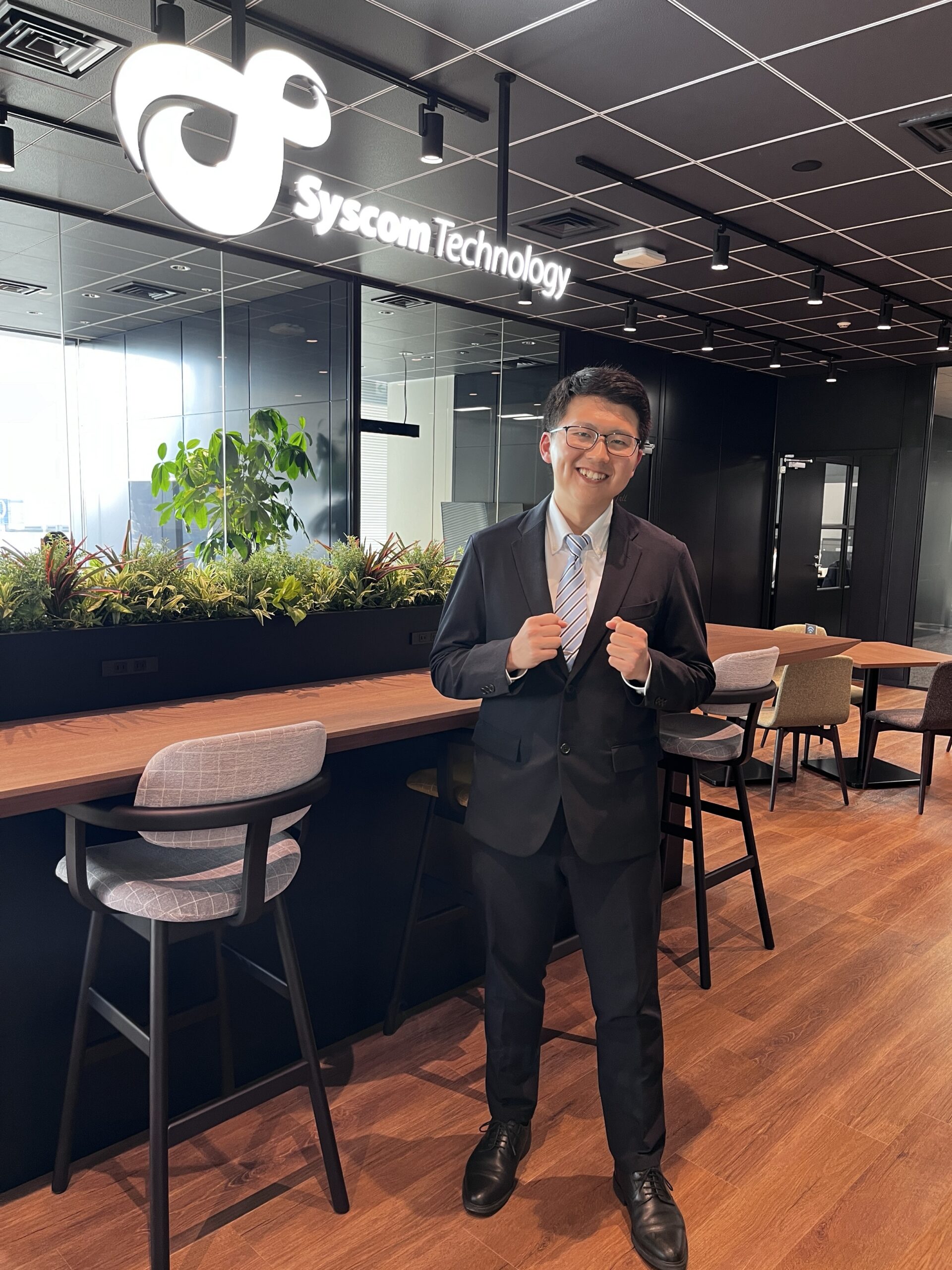 2月新入社員紹介Part2🍩 | 株式会社シスコム・テクノロジー